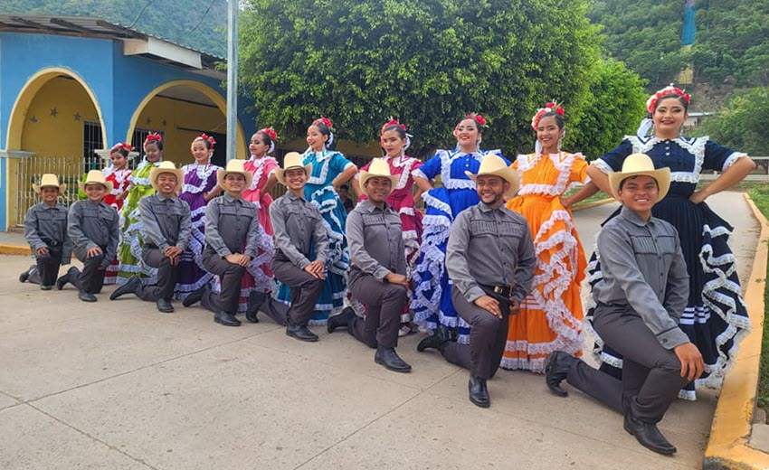 Traje criollo de la aldea Guajiniquil